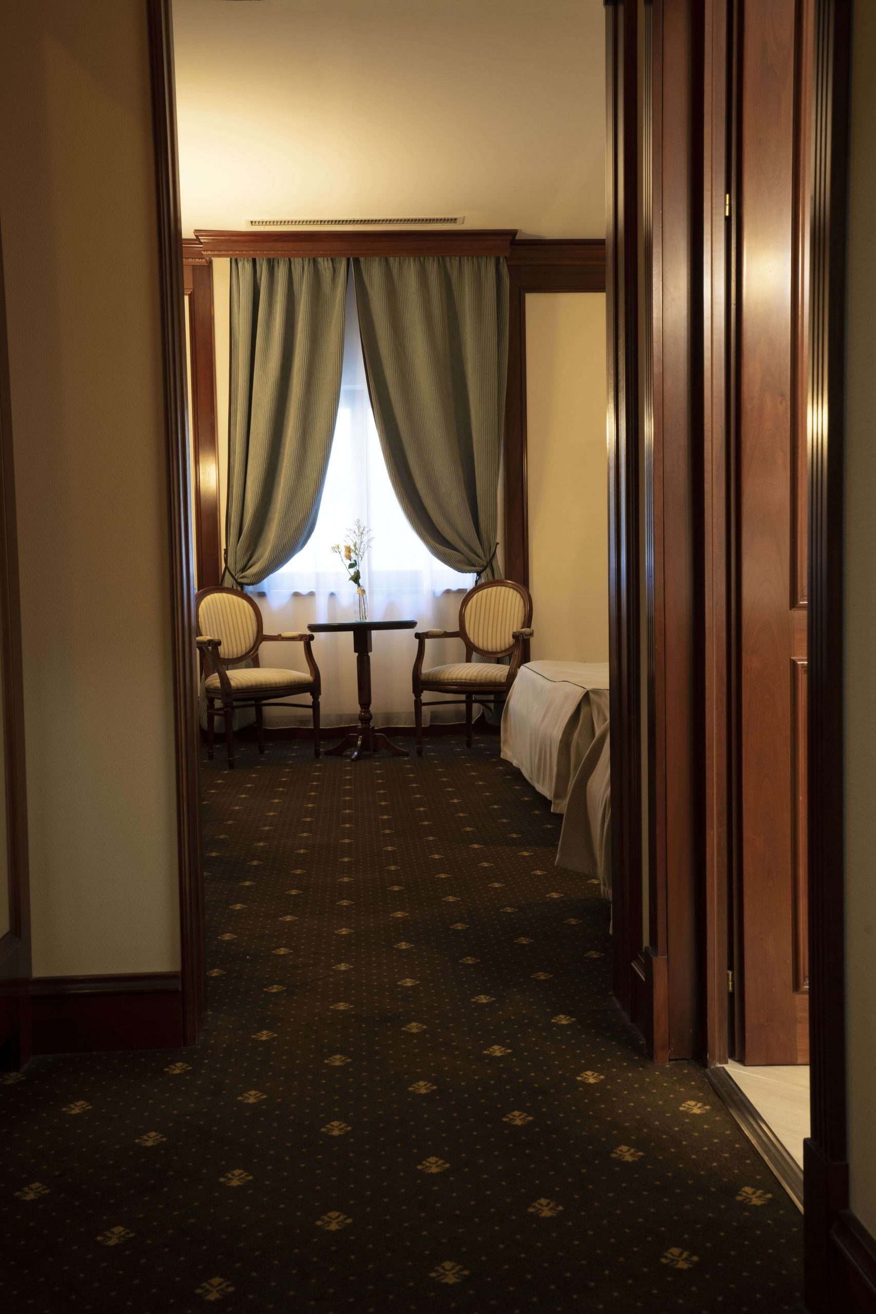 Cazare de 4 stele în centrul istoric din Iași la Select Hotel