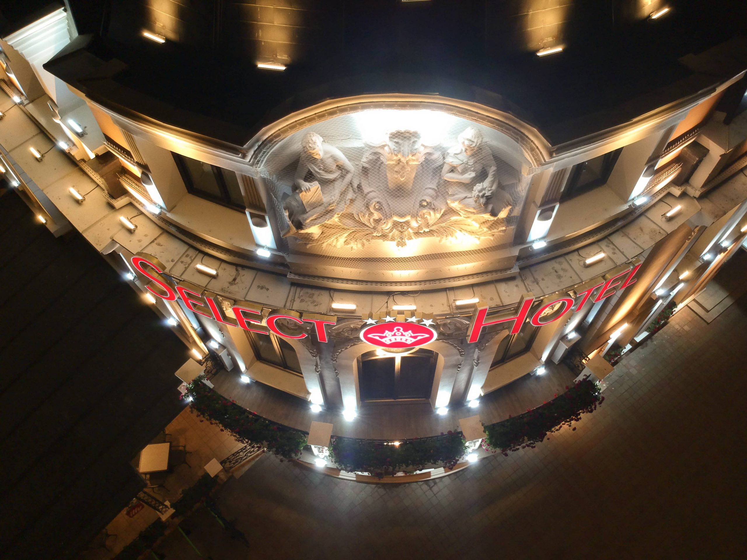 Cazare de 4 stele în centrul istoric din Iași la Select Hotel