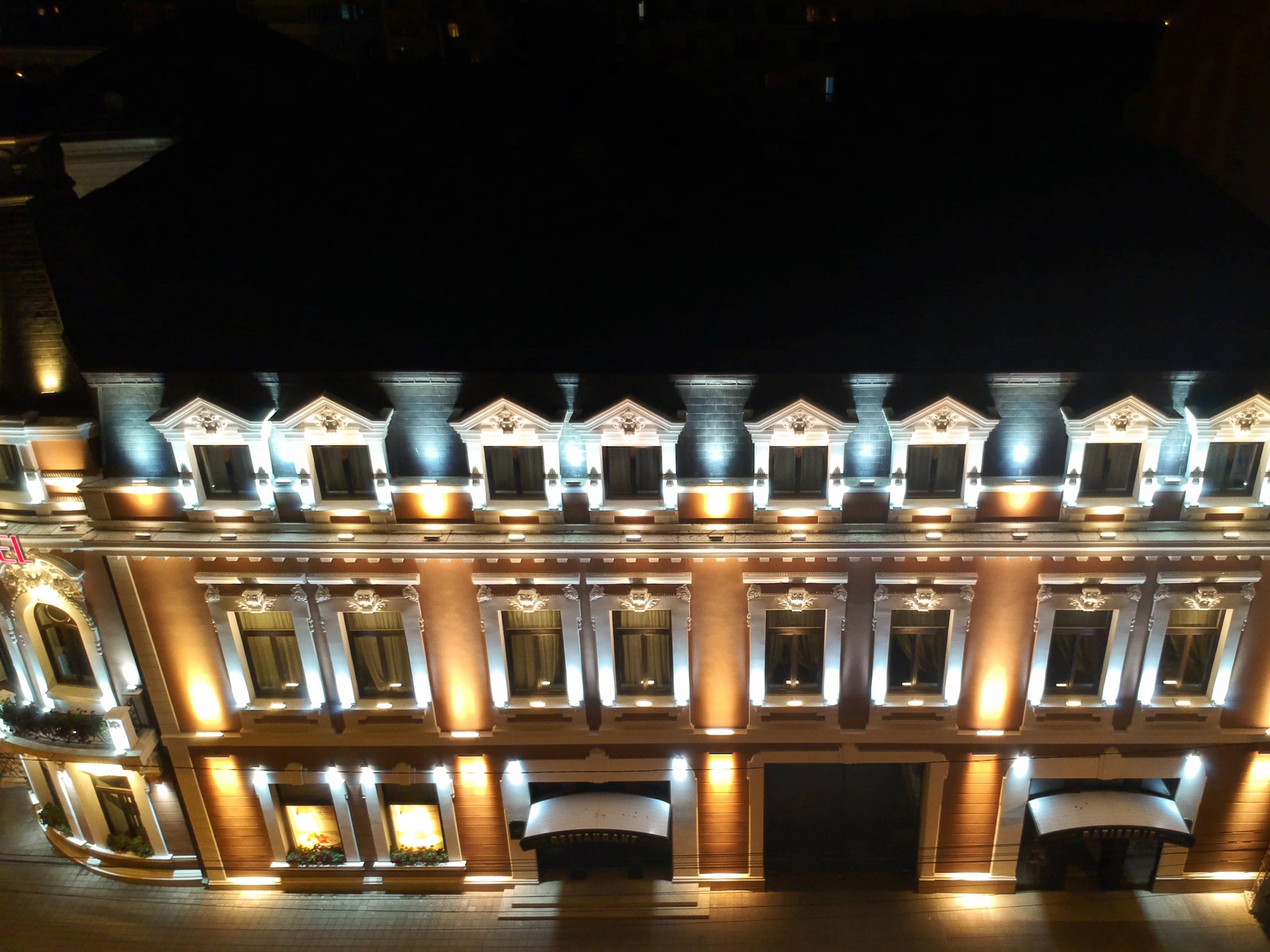 Cazare de 4 stele în centrul istoric din Iași la Select Hotel