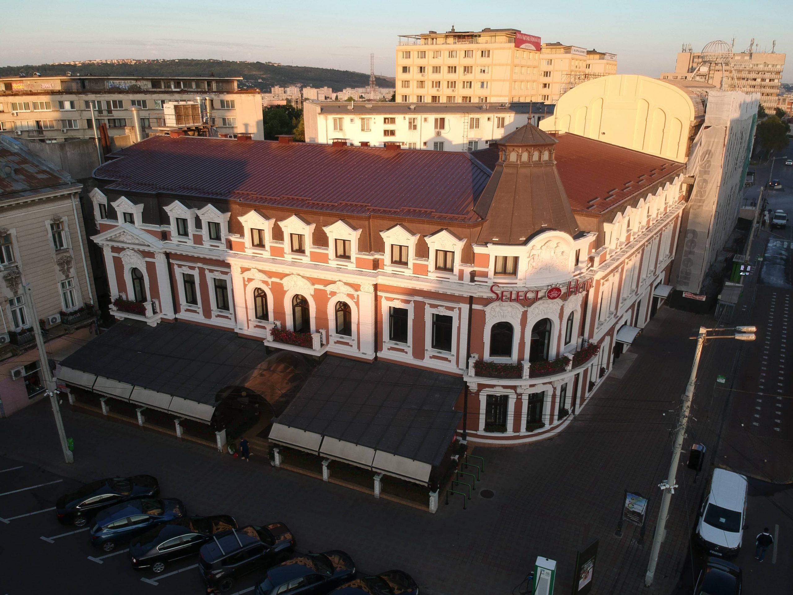 Cazare de 4 stele în centrul istoric din Iași la Select Hotel