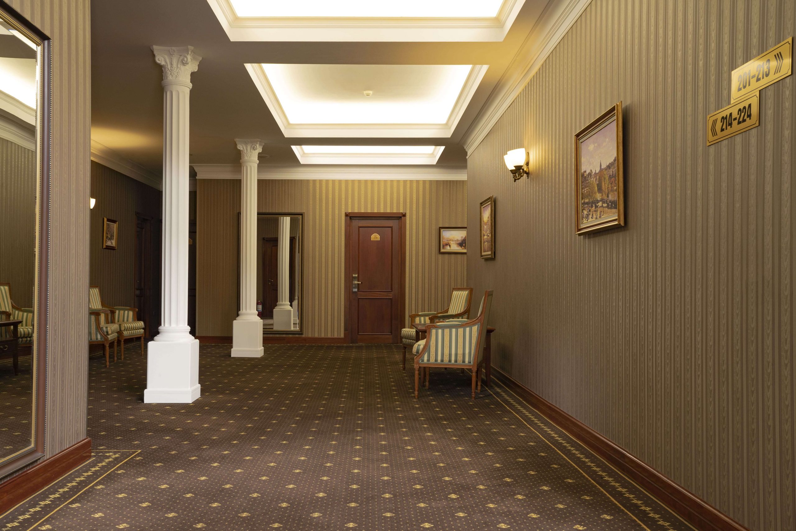 Cazare de 4 stele în centrul istoric din Iași la Select Hotel