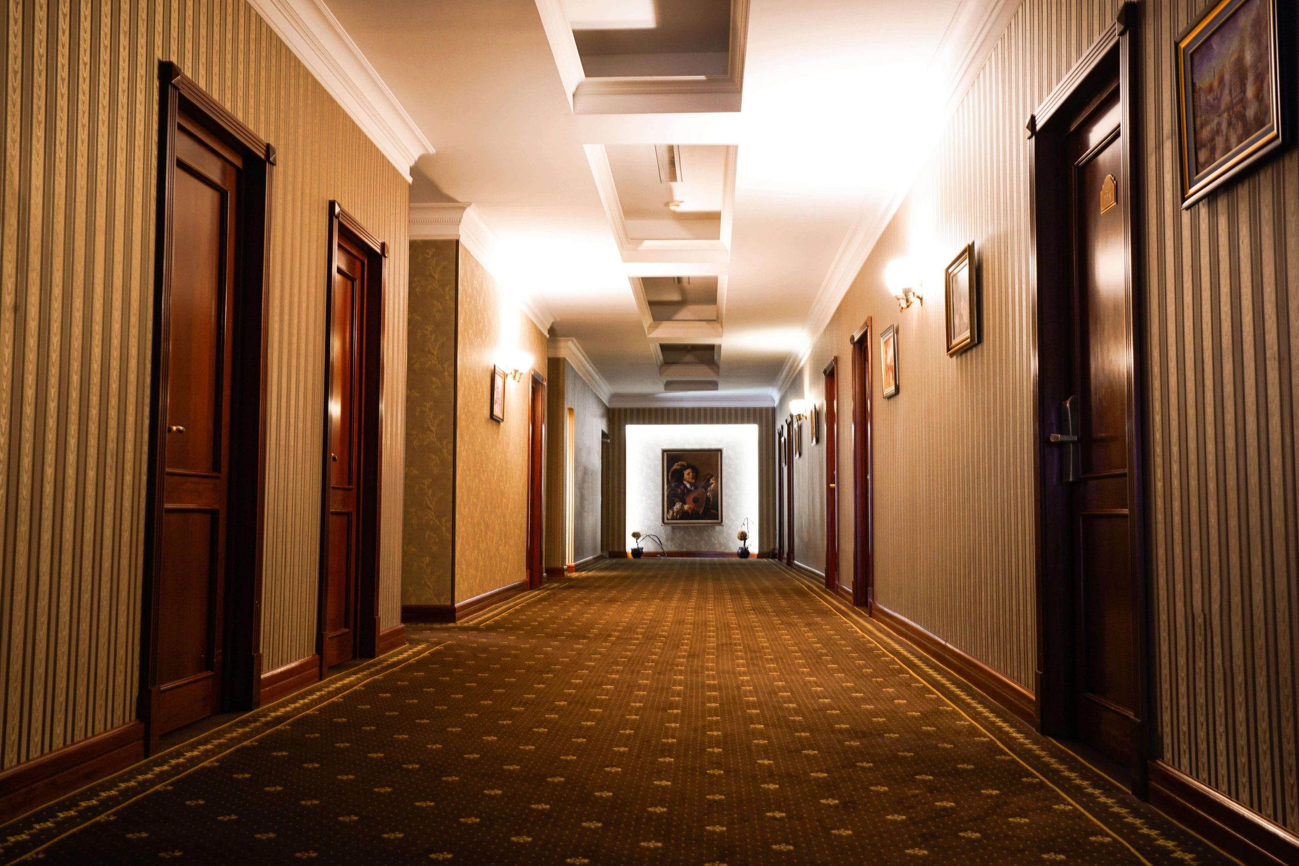 Cazare de 4 stele în centrul istoric din Iași la Select Hotel