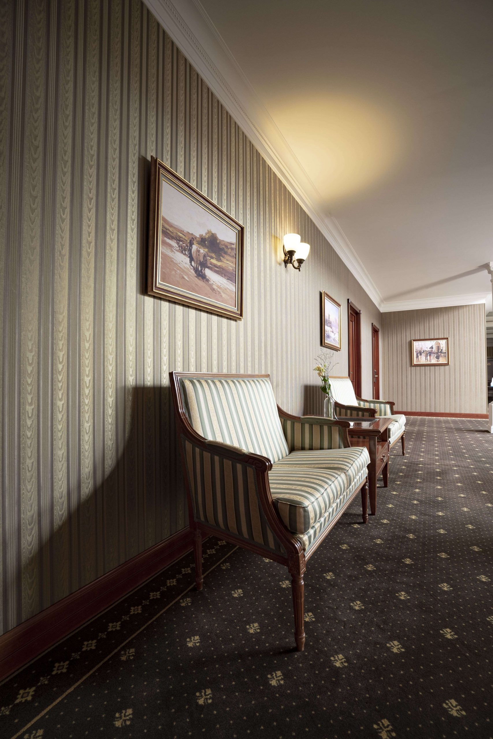 Cazare de 4 stele în centrul istoric din Iași la Select Hotel